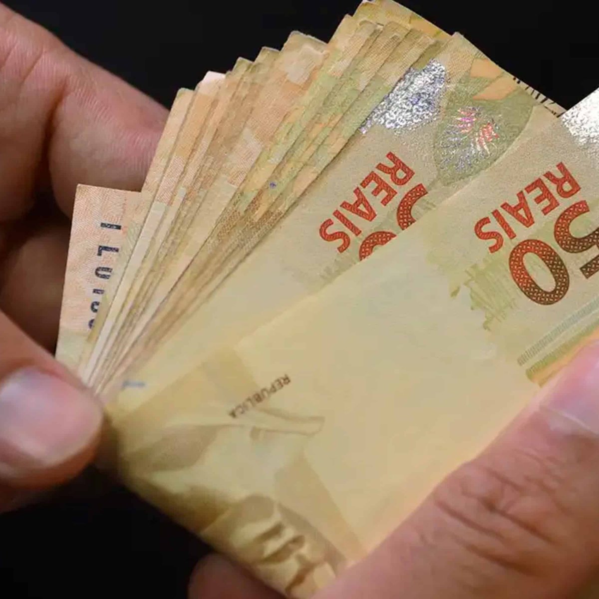 Dinheiro Real 7,288 Fotos De Stock De Brasileiro Dinheiro Reais
