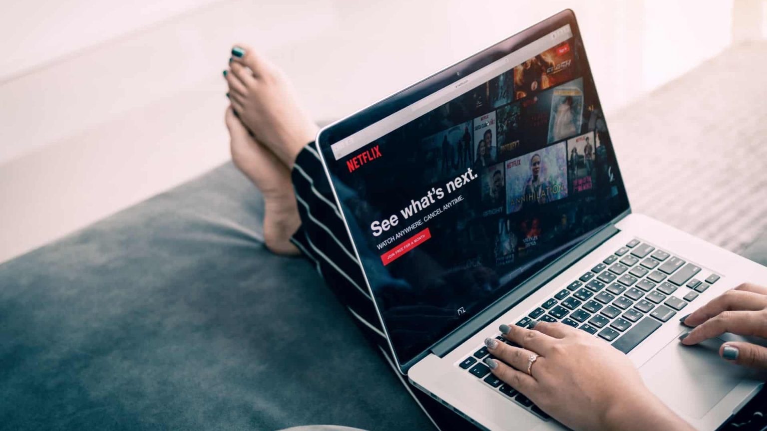 Poderei assistir Netflix fora de casa? E quando viajar?