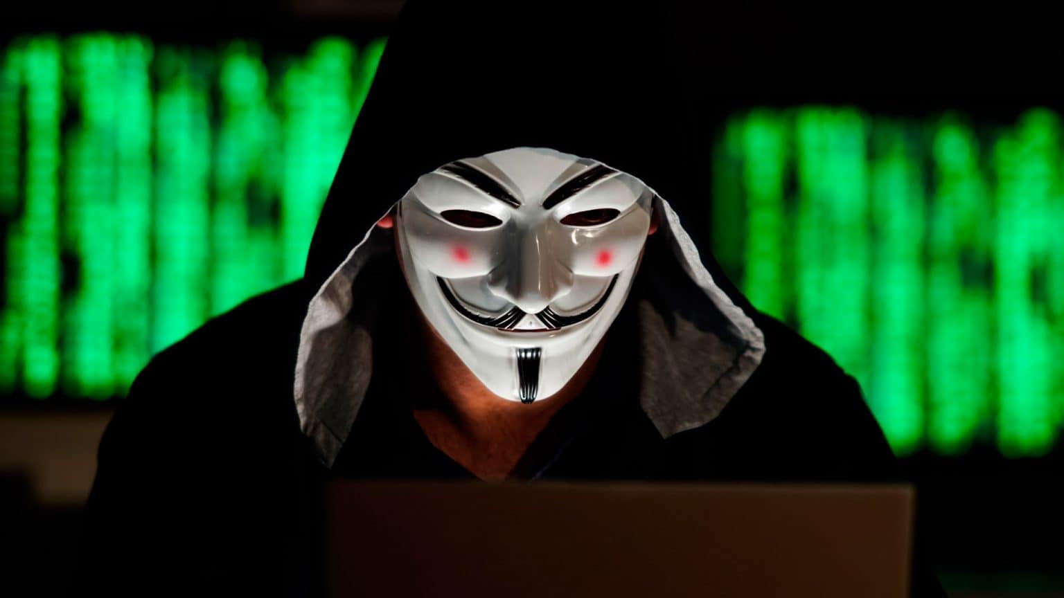 ‘Pessoas ruins precisam ter medo de nós’ – entrevistamos o Anonymous