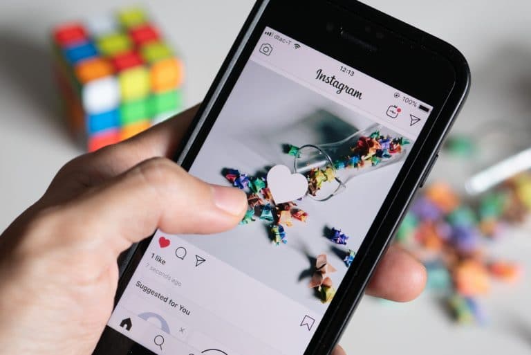 Photo Dump: o que é e como publicar fotos na trend do Instagram