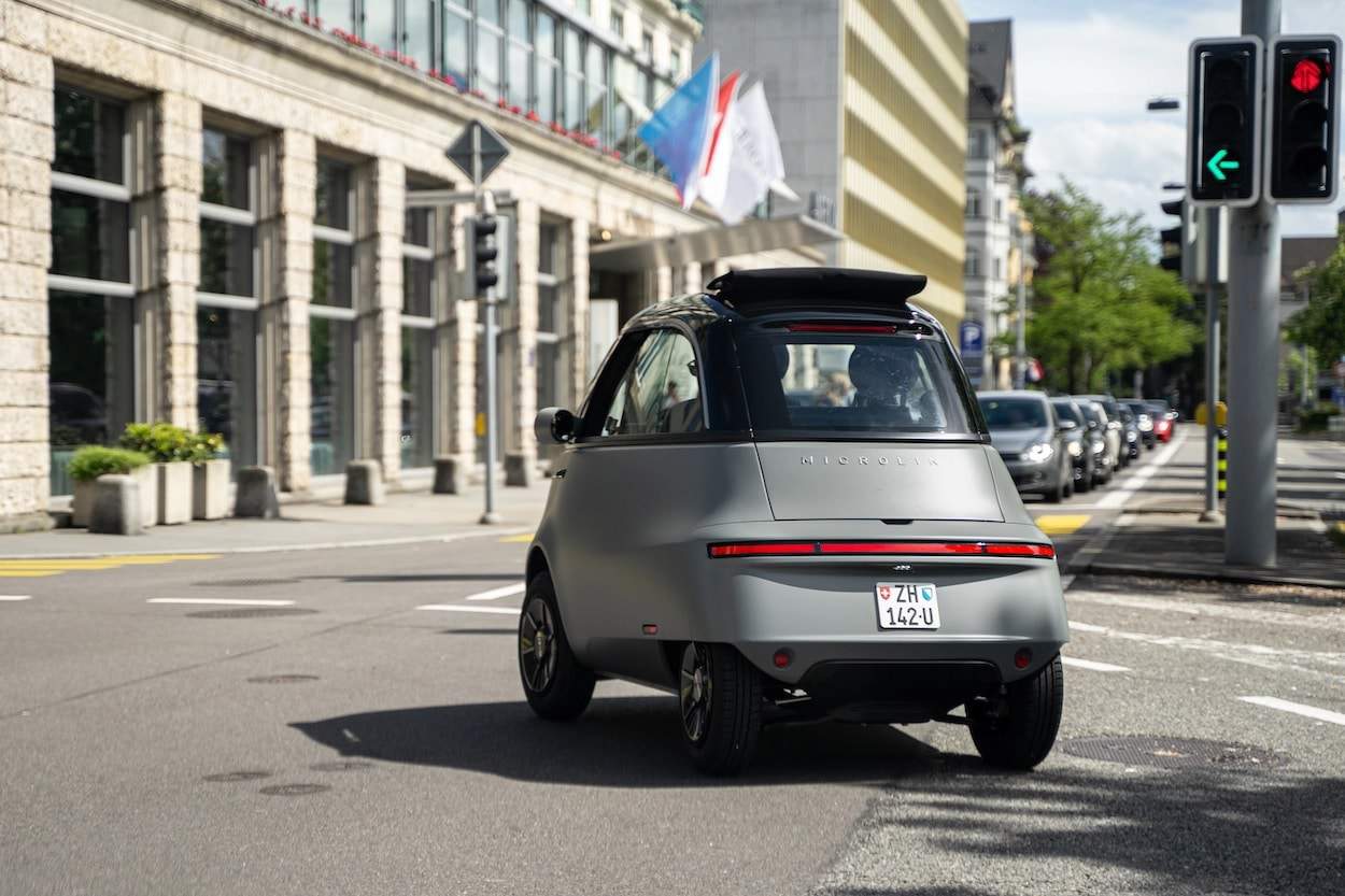 Microlino Pioneer: edição limitada do microcarro traz teto solar e ...