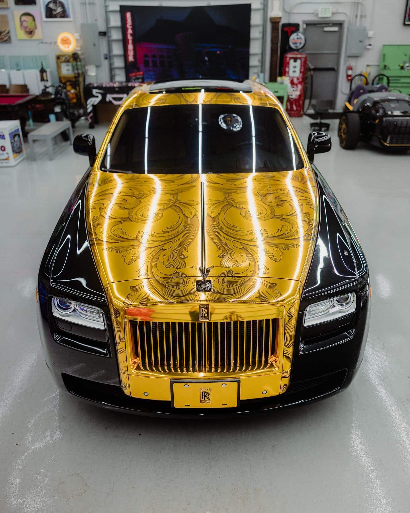 Limusine Rolls-Royce ganha customização inspirada na Versace - Olhar ...
