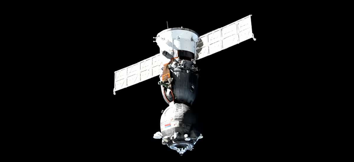 Astronautas voam em nave de resgate russa pela primeira vez