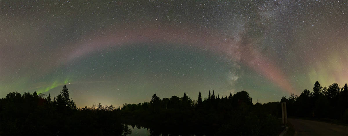 Vento solar atinge a Terra e causa auroras incríveis; veja fotos