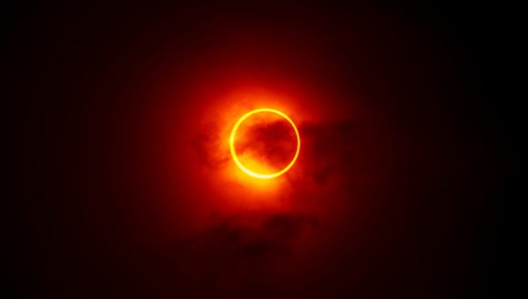 Saiba tudo sobre o eclipse solar de hoje! - Olhar Digital