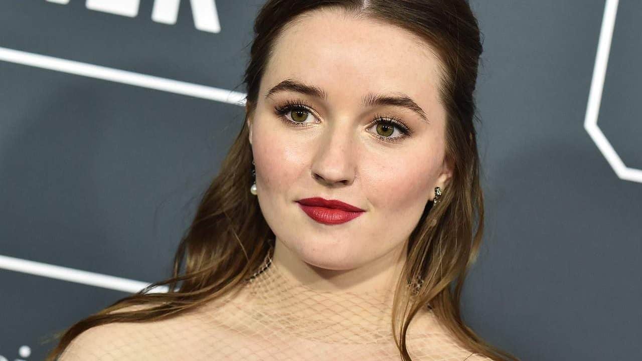 Kaitlyn Dever Familia Moderna