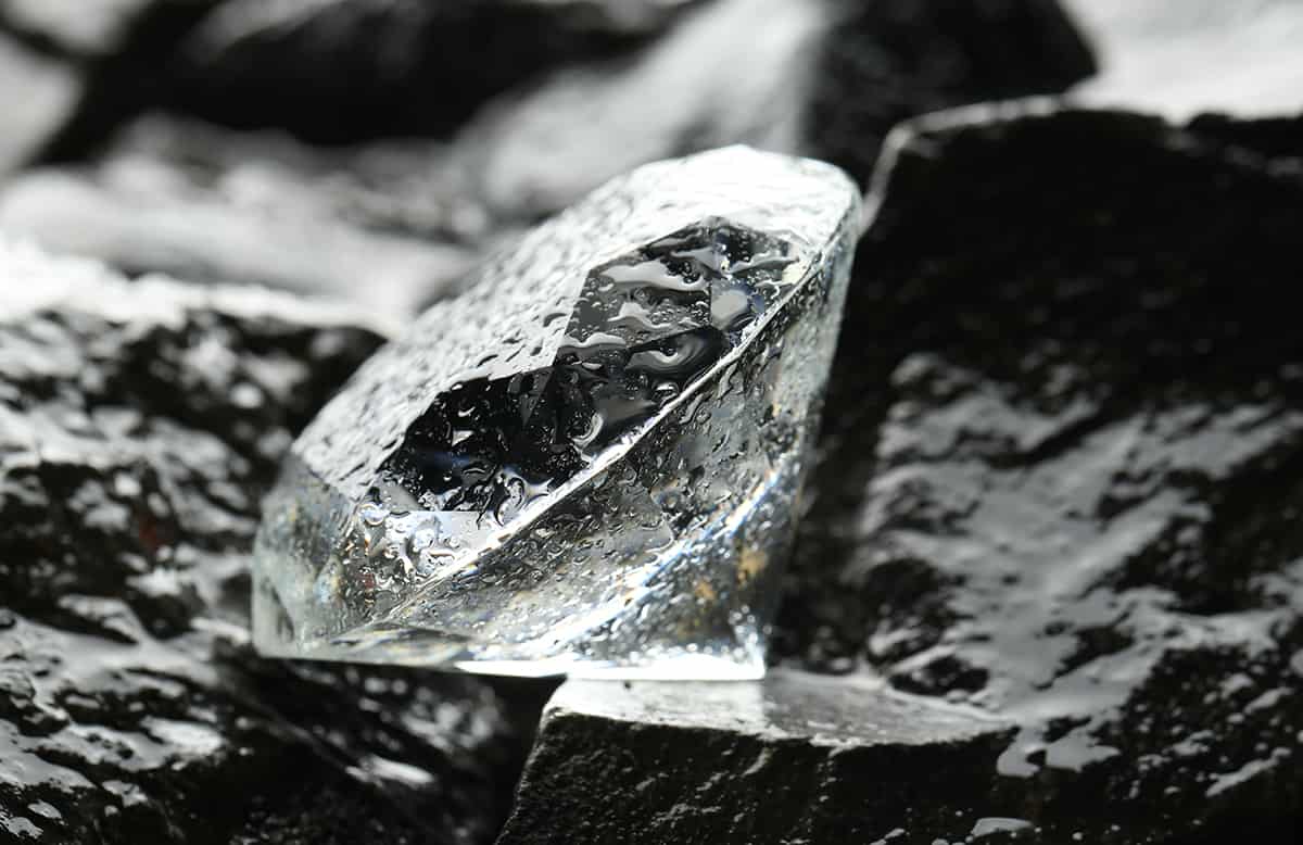 Por que o diamante é tão duro? - Olhar Digital