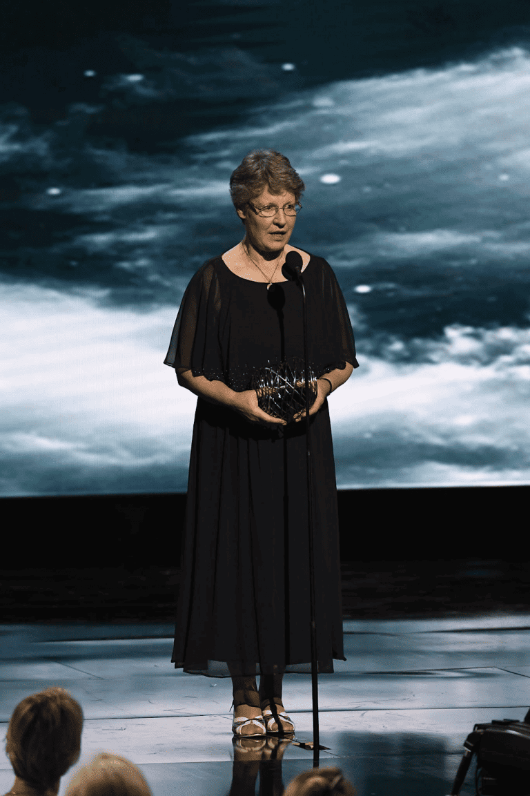 Mulheres na Astronomia: Jocelyn Bell Burnell e a Descoberta dos ...
