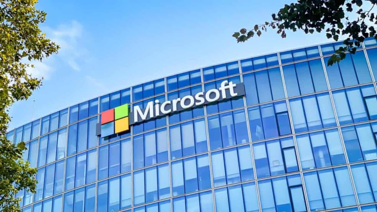 Microsoft cria "IA espiã" para governo dos EUA