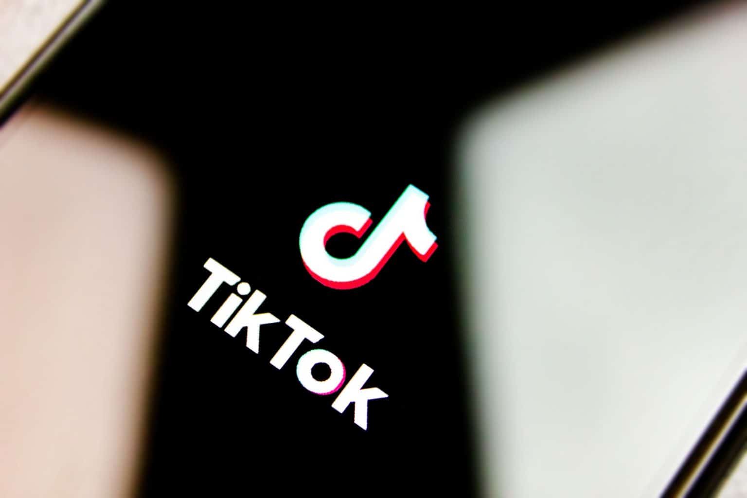 TikTok permitiu desinformação em anúncios políticos, diz estudo