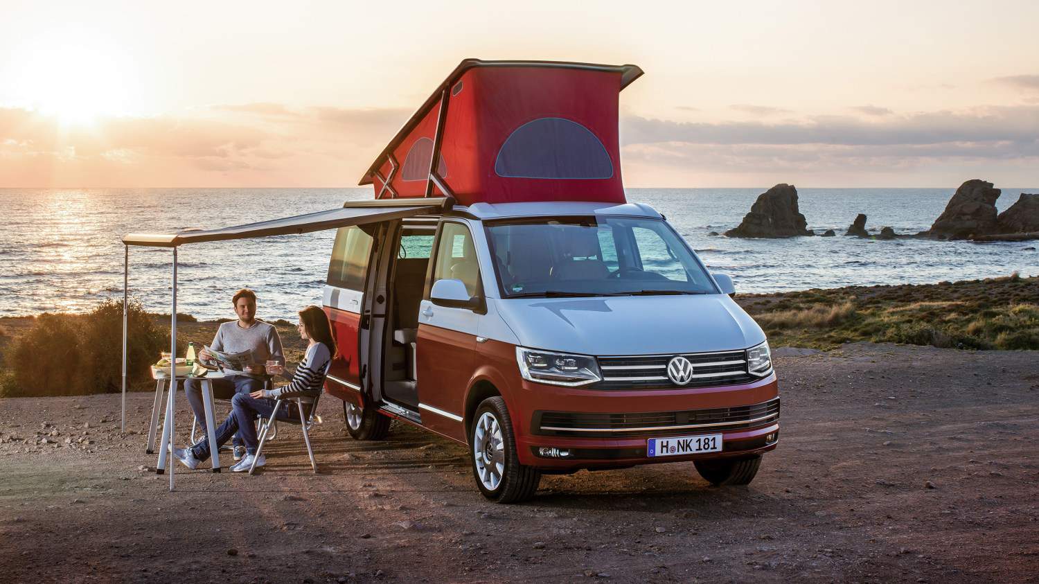 Kombi para camping: como é a van da Volkswagen que vira casa - Olhar ...