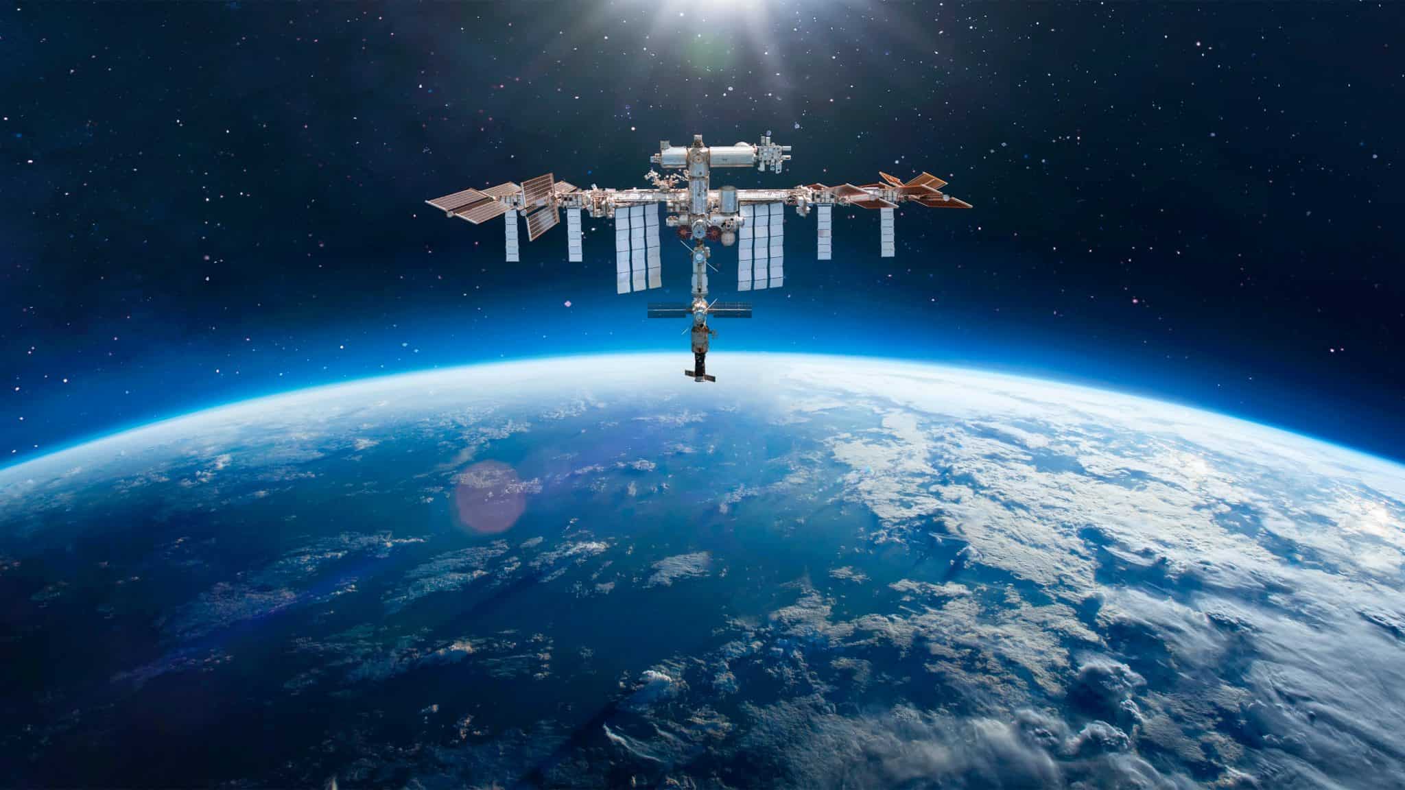 Astronautas revelam rotina na ISS e descrevem "cheiro do espaço"