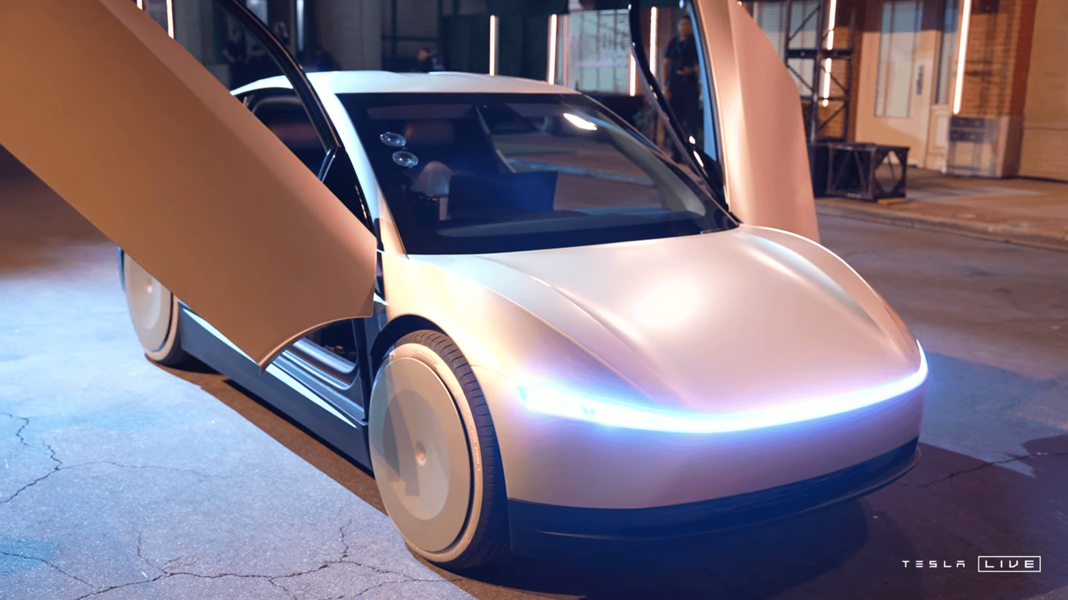 Entregas da Tesla caem no trimestre e frustram mercado