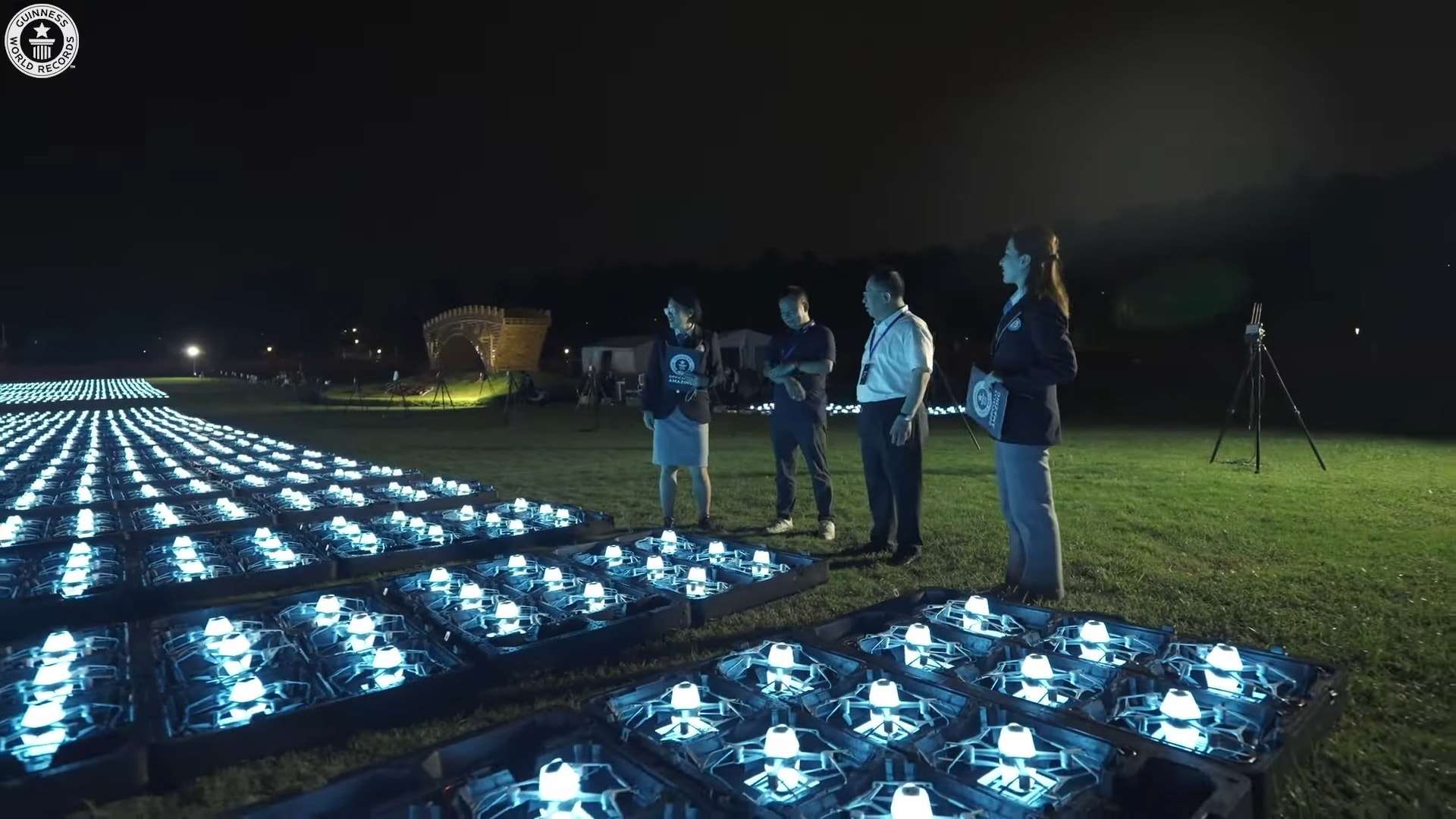 China bate recorde mundial de drones voando em sincronia