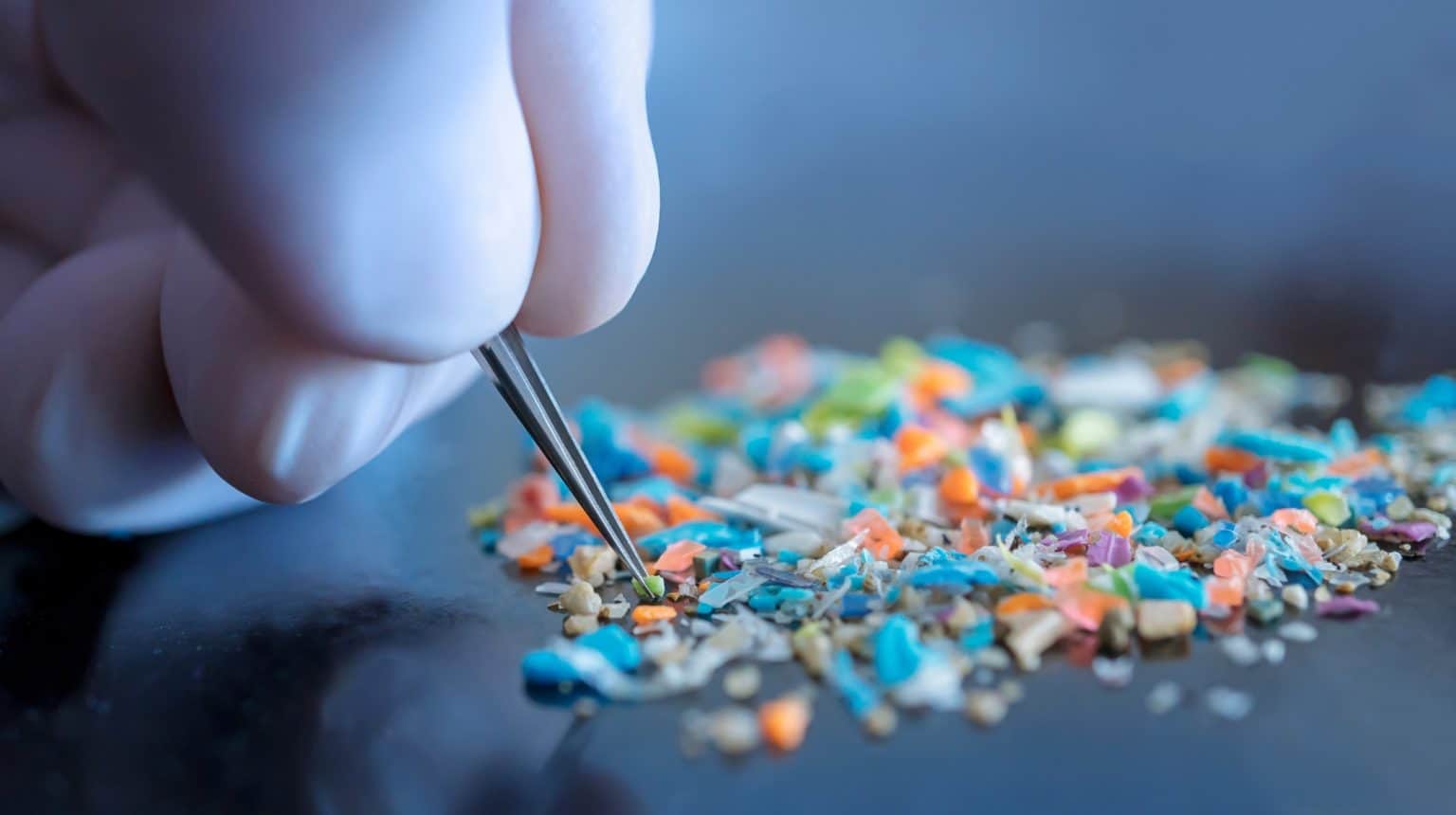 O que é microplástico? - Olhar Digital