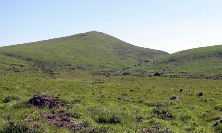 Círculos de pedra pré-históricos são descobertos na Inglaterra - Olhar ...