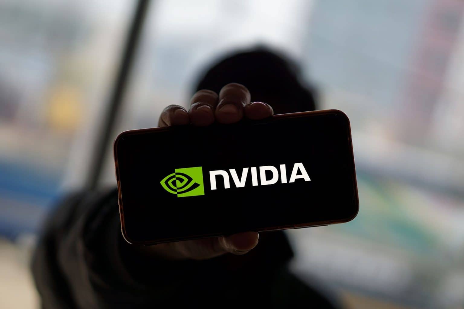 Nvidia adaptou seus chips para continuar liderando o mercado das IAs