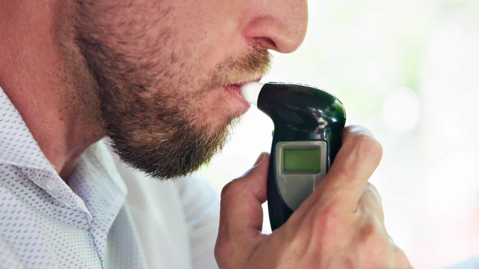 Como funciona o bafômetro? Conheça a tecnologia por trás do teste