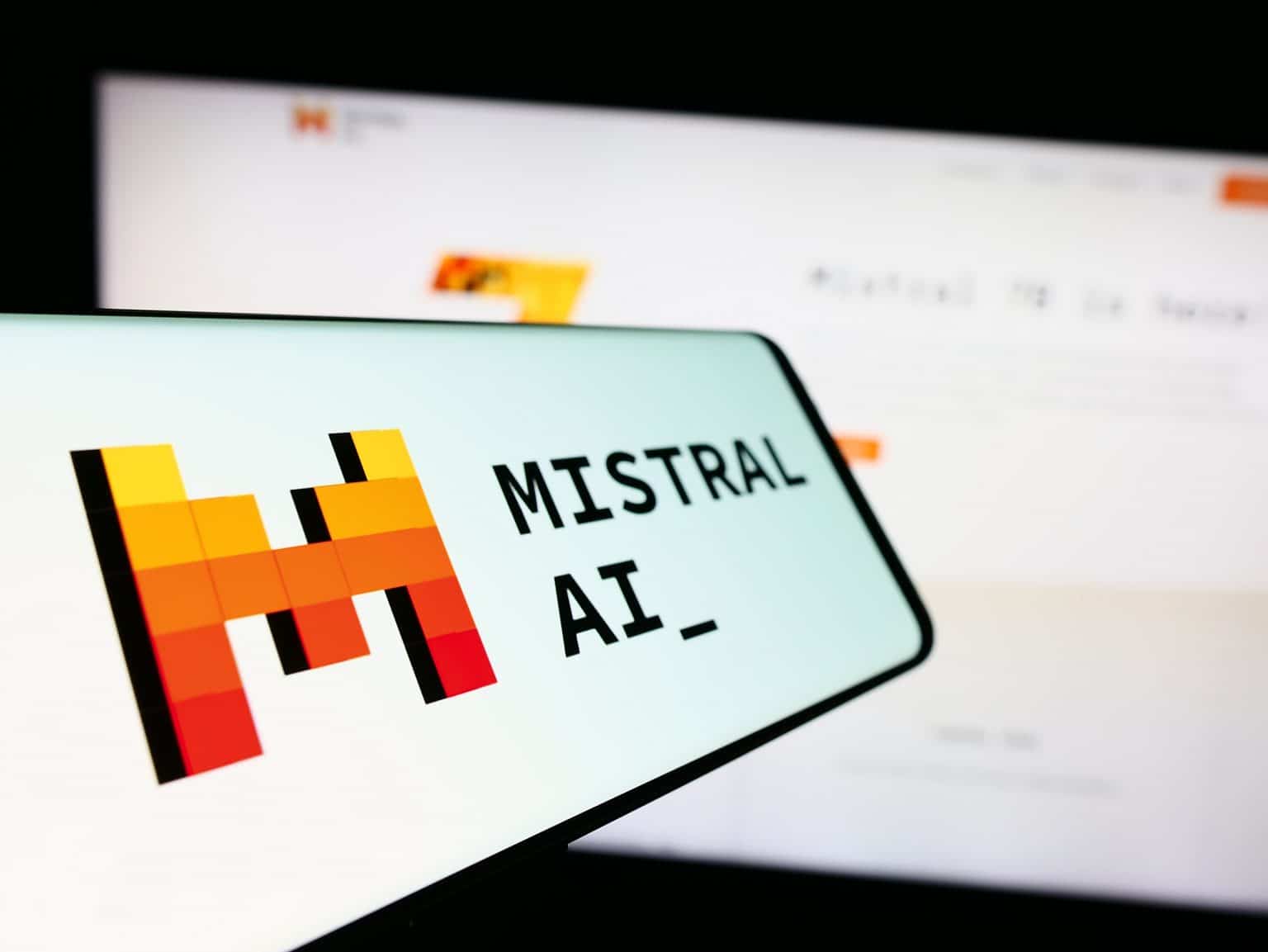 Mistral AI planeja superar o DeepSeek com modelos de IA de código aberto