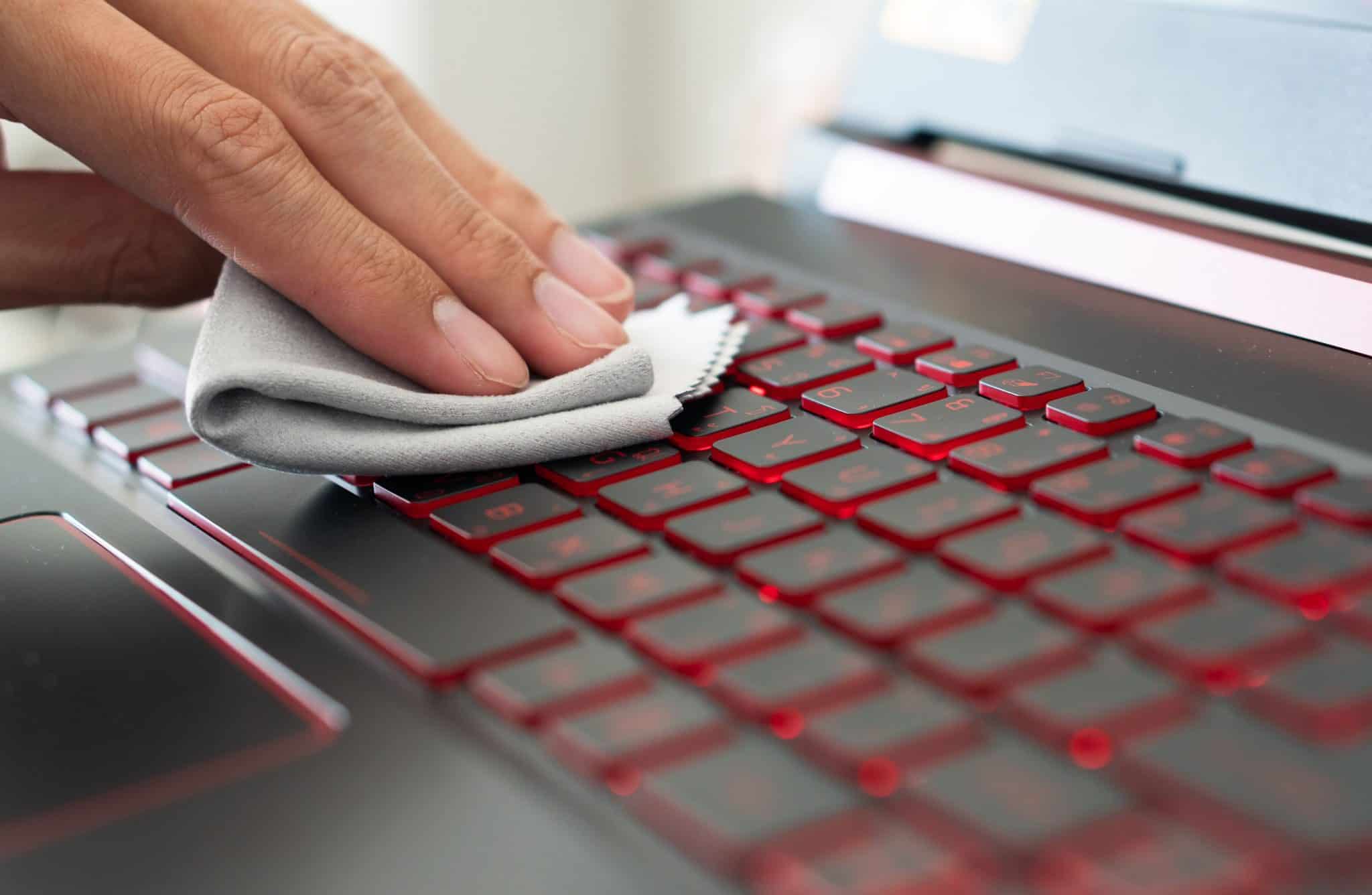 4 dicas para cuidar do notebook e prevenir quedas ou arranhões