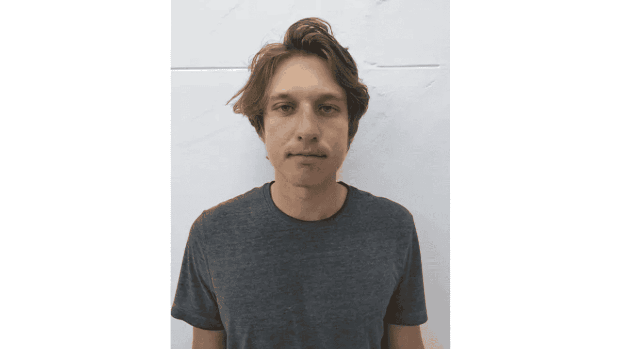 Influencer é preso por invadir ilha da tribo mais isolada do mundo ...