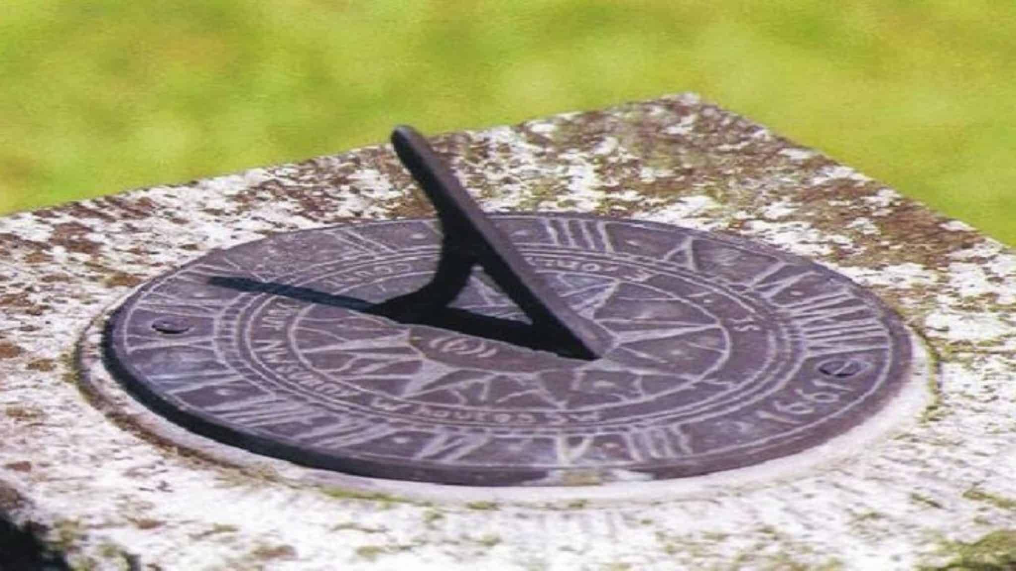 Sabia que o Sol tem tudo a ver com giro dos relógios de ponteiro ...