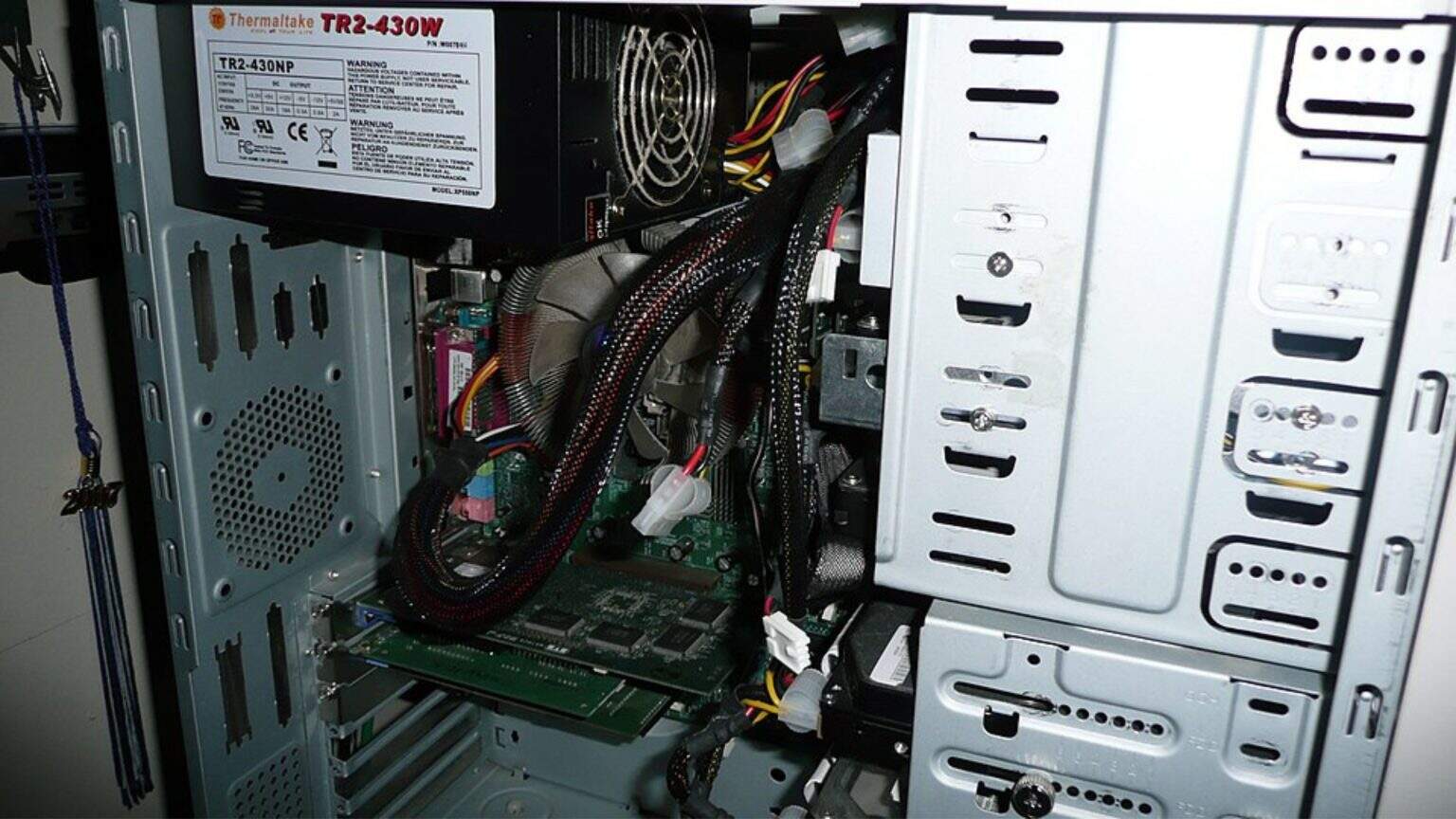 5 sinais de que chegou a hora de trocar a fonte do seu PC - Olhar Digital