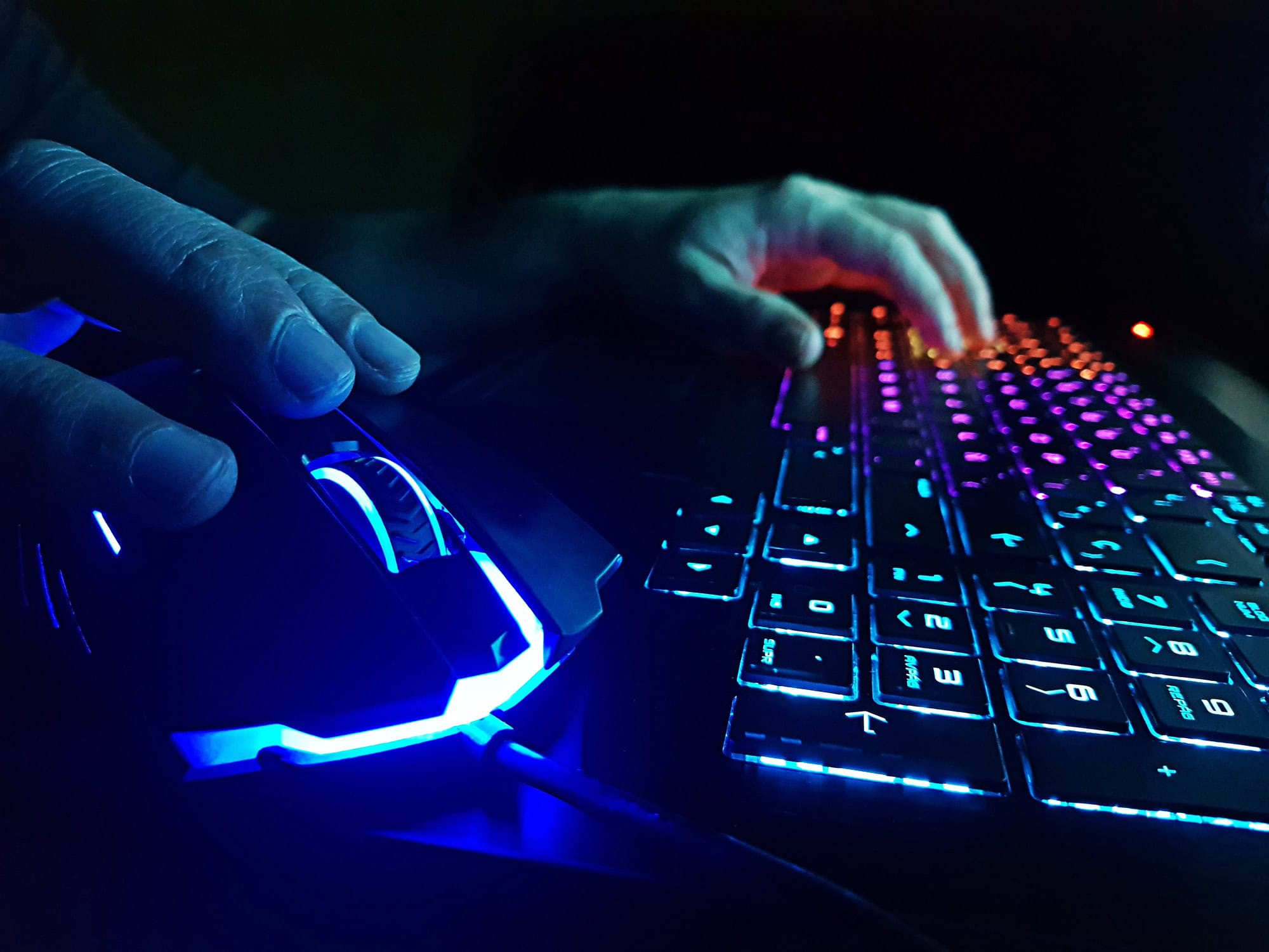 8 mouses gamer com RGB e alto DPI para você comprar em 2025 - Olhar Digital