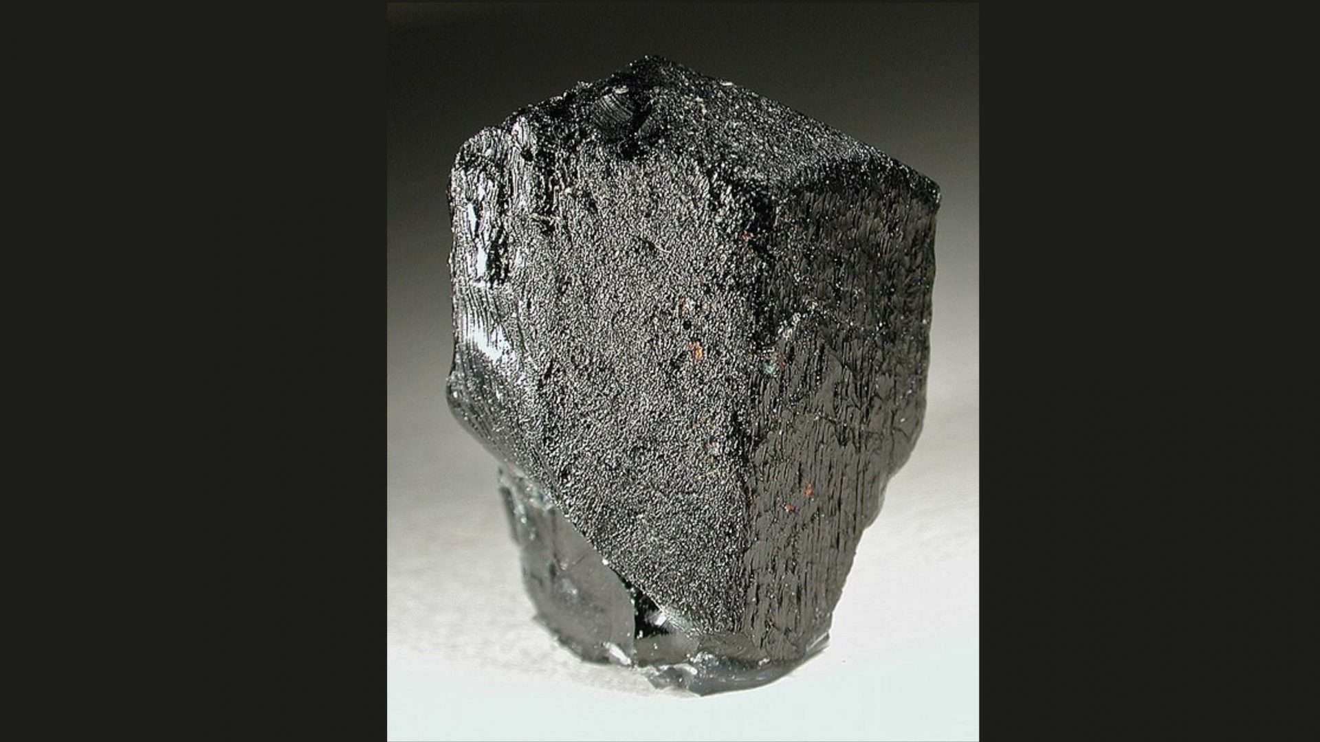 Você sabia? 5 minerais que são mais raros e valiosos que diamantes ...