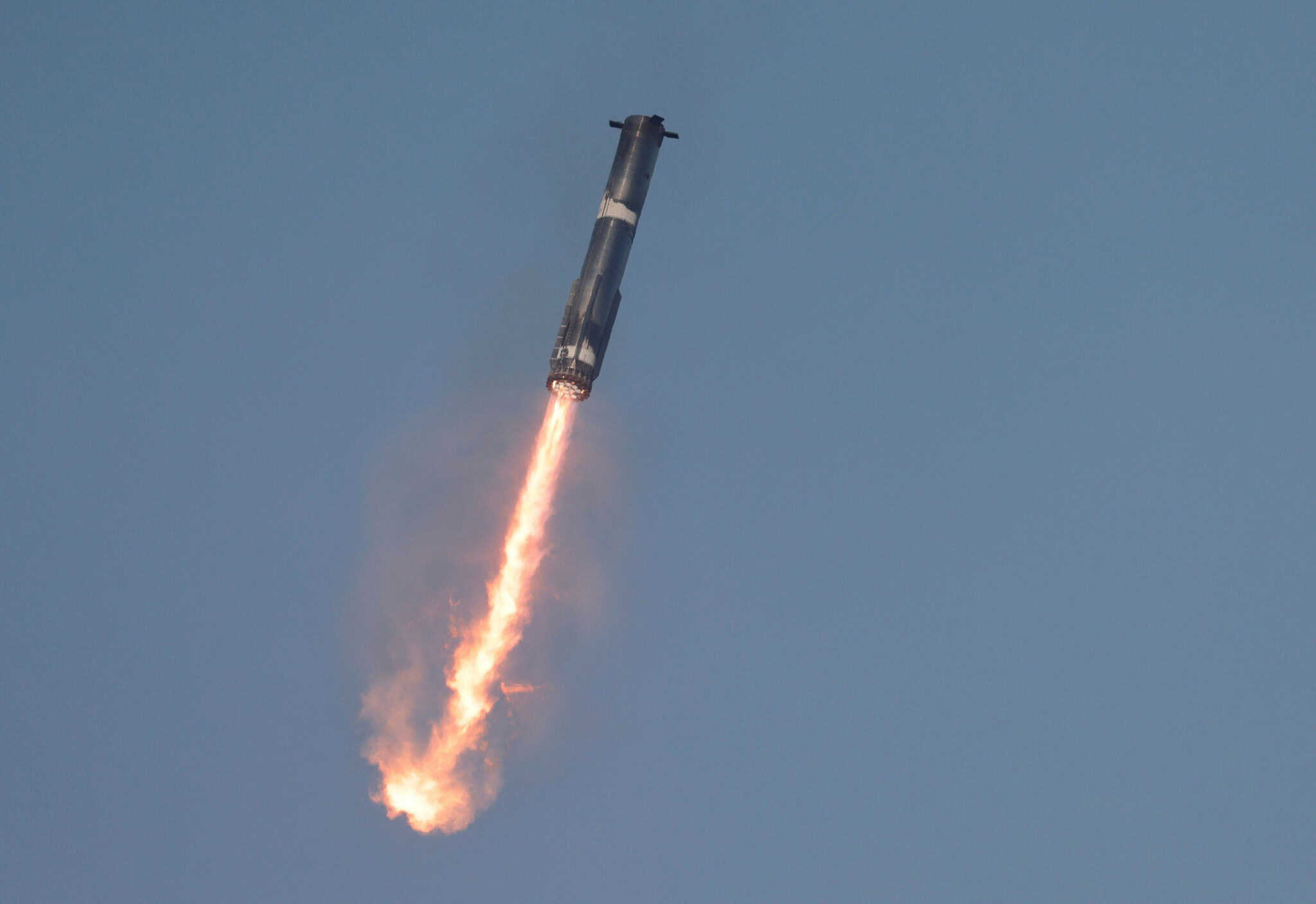 Nova versão da Starship sofre explosão antes mesmo de decolar - Olhar ...