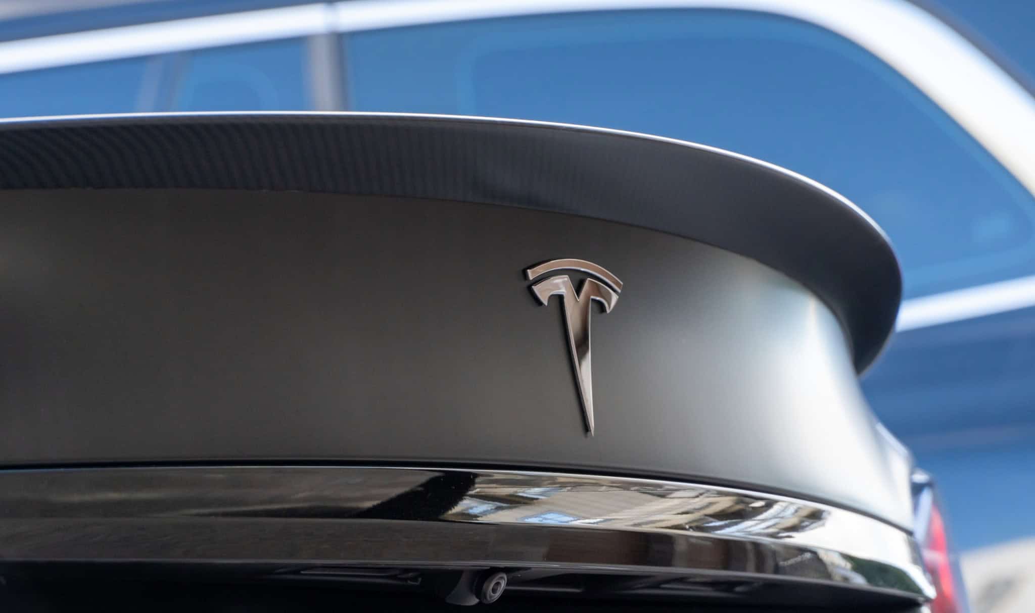 Tesla e SpaceX juntas: Musk anuncia megafábrica de chips Terafab no ...