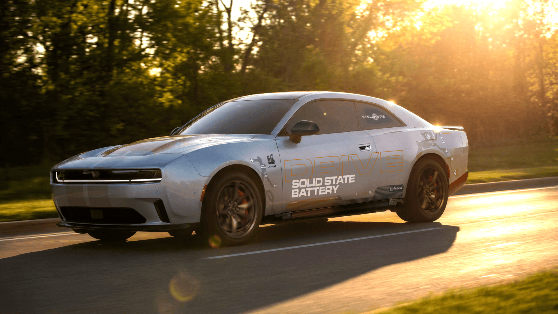 Começam testes com 1º Dodge Charger com bateria de estado sólido